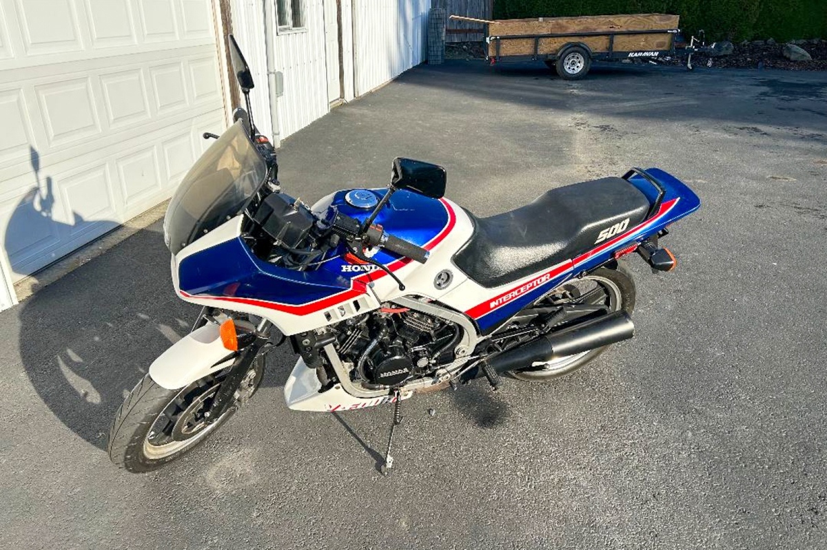 Moto de ensueño: Honda VF500F Interceptor 1985 ¡mini V4! | Moto1Pro