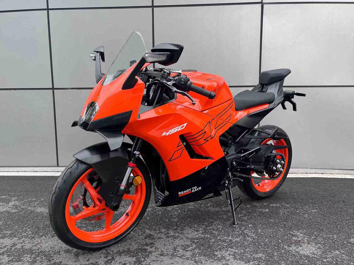 Nueva KTM RC450: bicilíndrica de 55 CV con monobrazo y base CFMoto ...